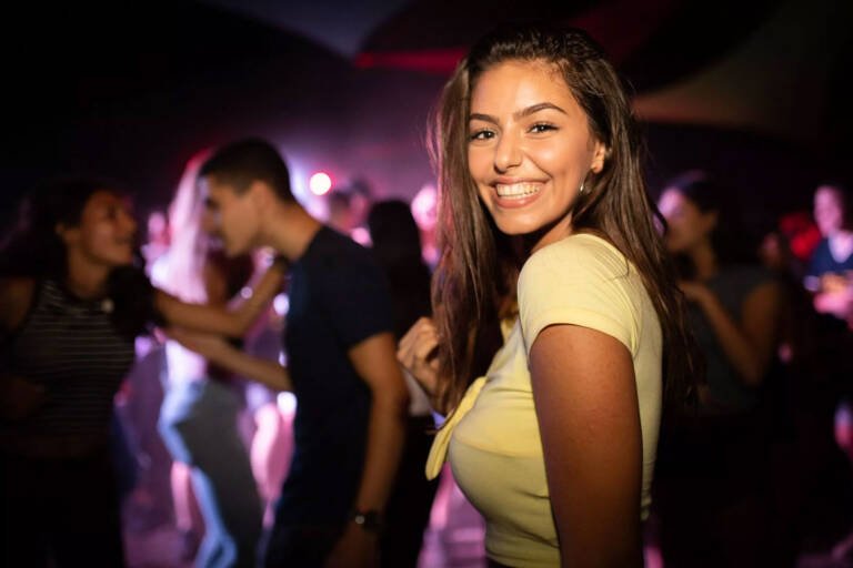 Barcelona Night Parties for Students - Aashi List Best Parties